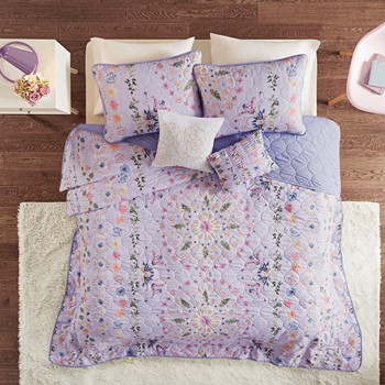 What is a Coverlet - Buying Guide & Sizes - Designer Living